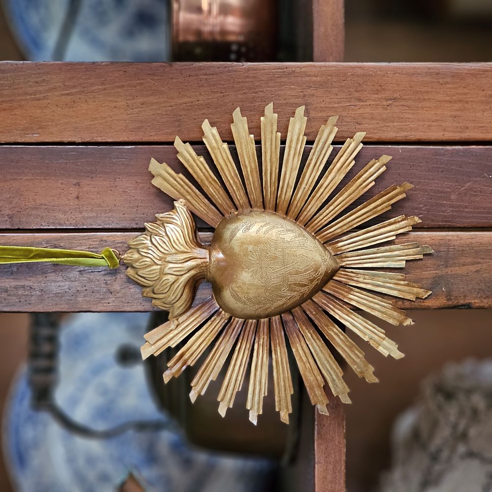 Sacred Heart Rays of Light Ornament - Farmhouse Wares