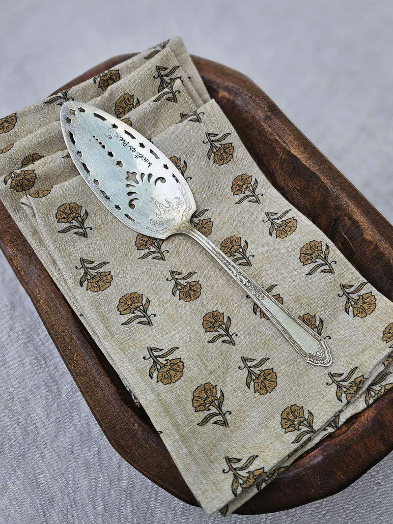 Sweet As Pie Vintage Pie Server - Farmhouse Wares